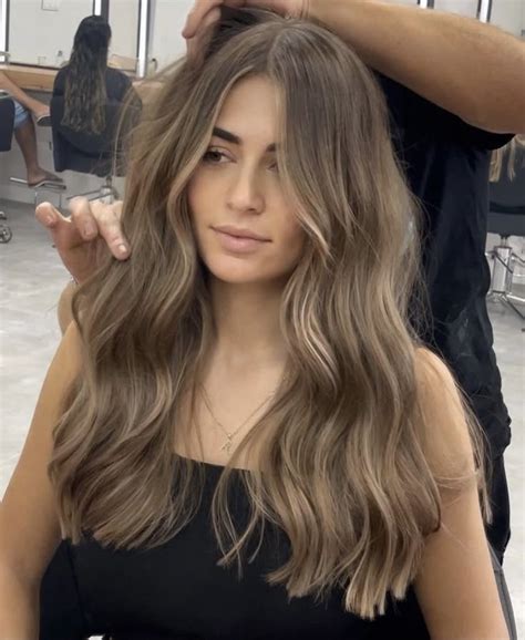 Light Brunette Hair Brunette Hair With Highlights Brunette Balayage