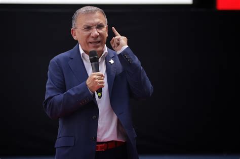 «Я отримую заклик до уваги з великою повагою Рой Баррерас та його конкретне вибачення за