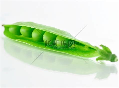 白底豌豆高清摄影大图 千库网