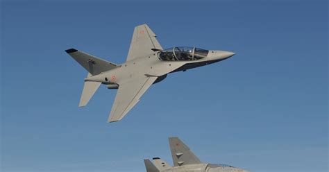Airbus et Leonardo signent un pacte d entraînement M 346 lorgnant sur