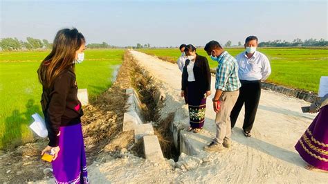 ကျေးလက်ဒေသ ကုန်ထုတ်လမ်းများ ဆောင်ရွက်ပြီးစီးမှုအခြေအနေအား တာ၀န်ရှိသူများ ကွင်းဆင်း ကြည့်ရှု