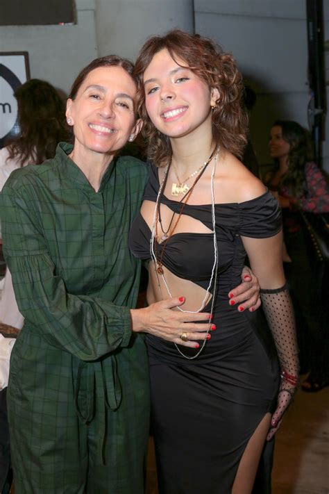 Flor Gil Neta De Gilberto Gil Reúne Famosos Ao Lançar Primeiro álbum