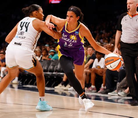 Los Angeles Sparks Rae Burrell Talks Unrivaled And The Perfect Outfit Newsweek