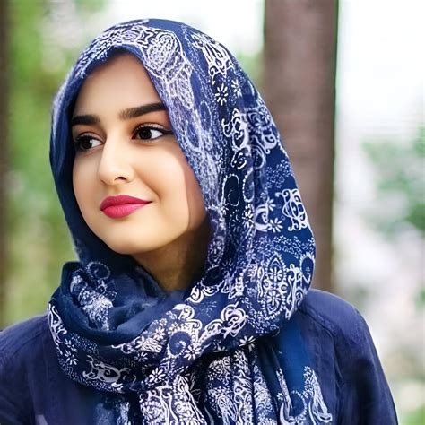 دوستان عزیز، شب و روز تلاش می‌کنم تا برای شما شعر، داستان و پست‌های مفید و الهام‌بخش آماده کنم