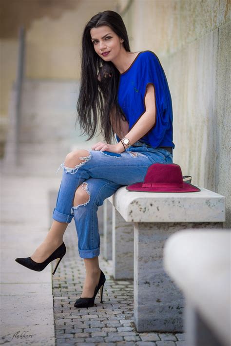 Shy Fashion Foto And Bild Outdoor Girl Sexy Bilder Auf Fotocommunity