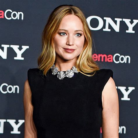 Jennifer Lawrences Stylish Lbd Proves Less Is More