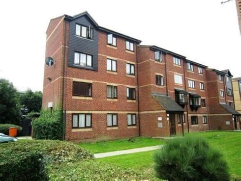 Property Valuation 90 Waterville Drive Vange Basildon Ss16 4ty