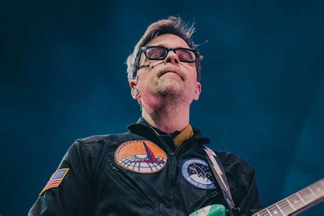 Weezer Live Photos Rockers Play Blue Album At Madison Square Garden