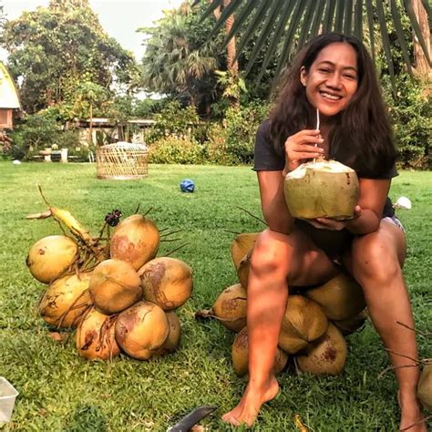 6 Potret Nia Dinata Sutradara Keturunan Pahlawan Nasional Otto