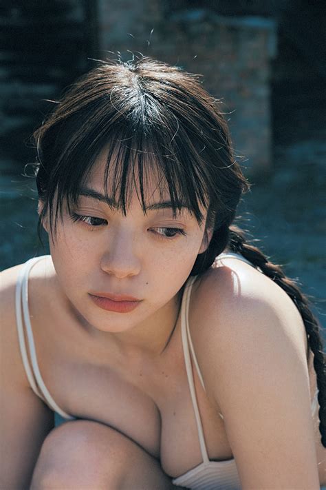 山下リオ、17年ぶりの写真集『selenge』発売！ カジュアルなファンイベントでの交流に胸を躍らせる ライブドアニュース