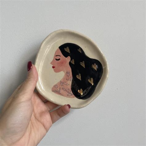 Керамическая тарелочка ручной работы купить в Москве цена 6 000 руб дата размещения 14 08