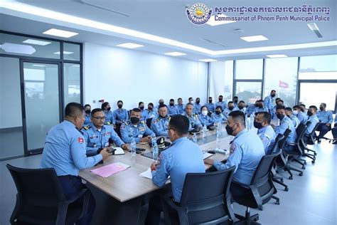 លោកវរសេនីយ៍ទោ ដេ ម៉ៅ ដឹកនាំកិច្ចប្រជុំបើកវគ្គបណ្តុះបណ្តាលច្បាប់ស្តីពីចរាចរណ៍ផ្លូវគោក