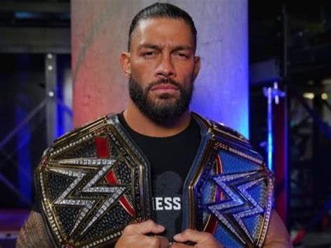 로만 레인즈가 대학 미식축구를 해본 적이 있습니까 Moyens Io