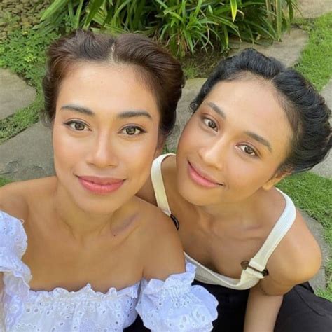 Asian Sirens · Putu Bulan