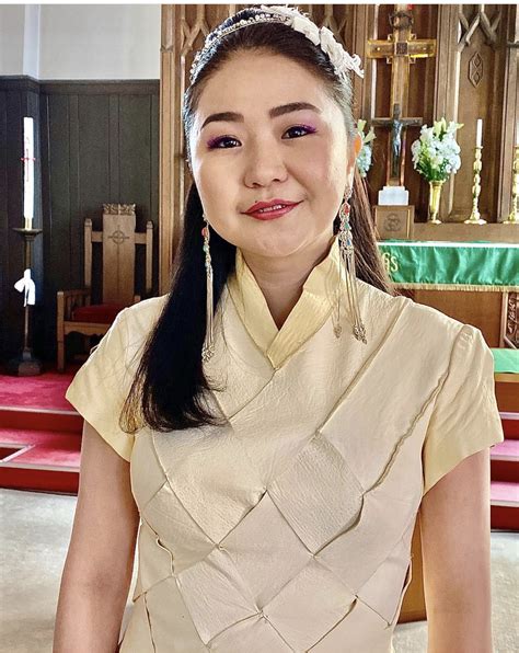 Япон нөхөртэй дуучин О Солонго эх орондоо сууршижээ ТАС МН