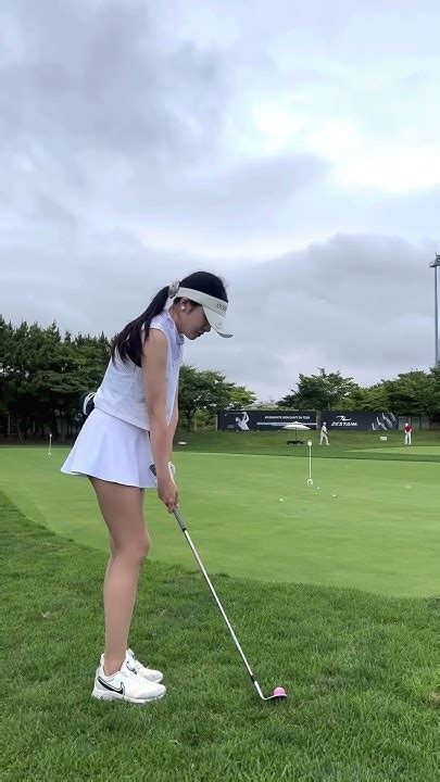 10m 굴리는 어프로치🫨 어프로치샷 골프 Shorts Youtube