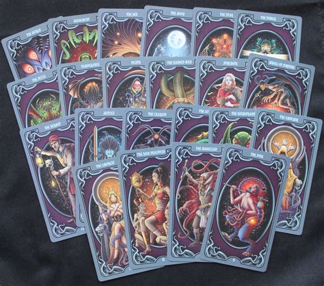Susurros Desde La Oscuridad Cthulhu Mythos Tarot