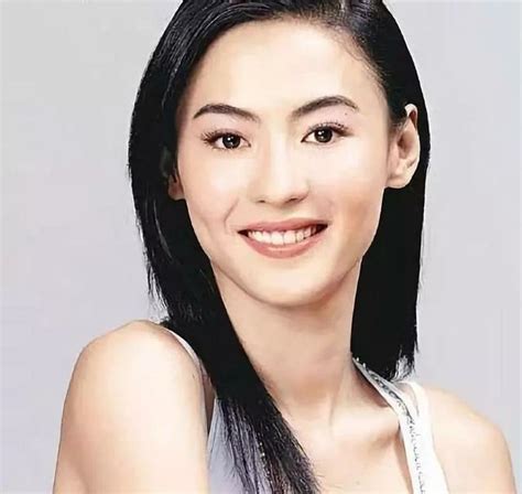 張栢芝曬男子背影疑似三胎生父？引網友熱議秒關評論！ 每日頭條