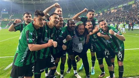 Сакарияспор на Здравко Димитров изпревари два от конкурентите си