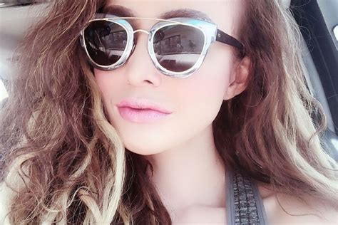 Biodata Cynthiara Alona Terbaru Model Dan Aktris Indonesia Lengkap