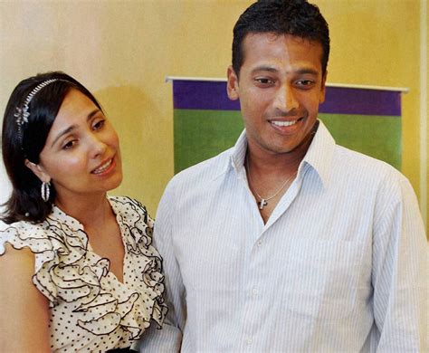 Bollywood Events News Awards Samachar 2012 Pregnant Actress Lara Dutta Believes Husband Mahesh