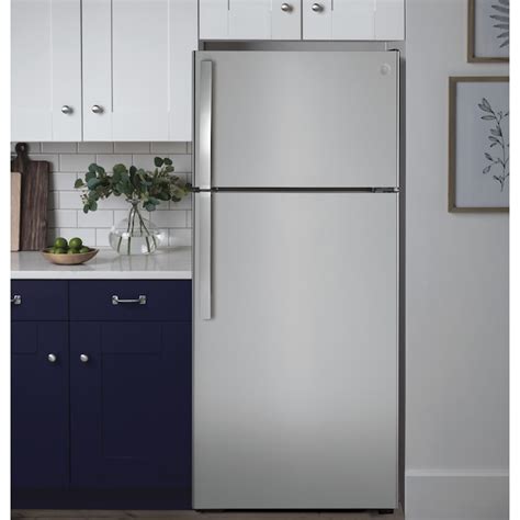 Ge 175 Cu Ft Top Freezer Refrigerator Stainless Steel In The Top