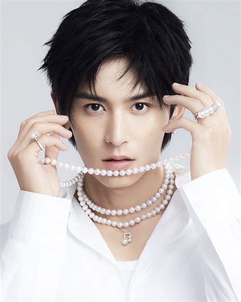 Hourly Zhang Zhehan On Twitter Pearls Chain Necklace Necklace