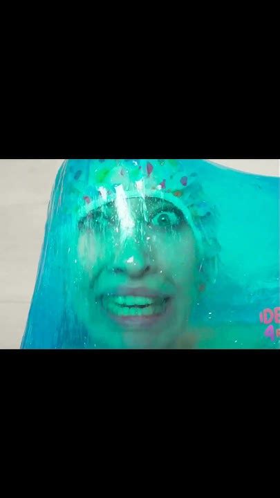 الفتاة تصرخ في الوحل Youtube