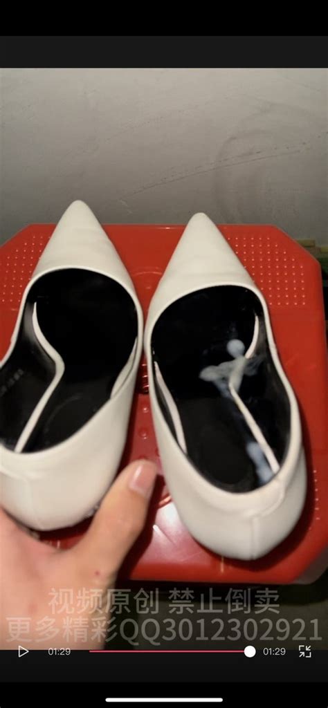 有点小癖好 On Twitter 昨天保养完 今天又穿上了 换左脚再来一发 扫楼打胶 高跟鞋 尾随打胶 原味鞋子 恋物癖