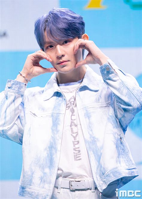 더쿠 데뷔 14년차인데 전원 20대라는 틴탑 오늘자 쇼케이스 기사사진 