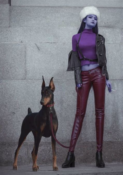 Косплей Роковой вдовы из игры Overwatch