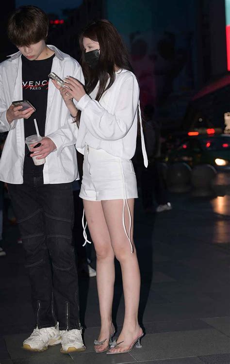 【j4392】看电影～（图视频）【图片】 街拍鸭