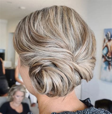 18 Side Bun Hairstyles To Get Creative With Your Look Hairdo Hairstyle