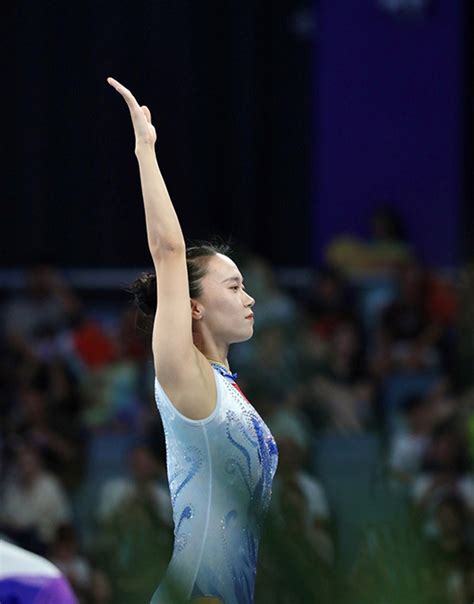 中国选手朱雪莹夺得蹦床女子冠军 杭州网
