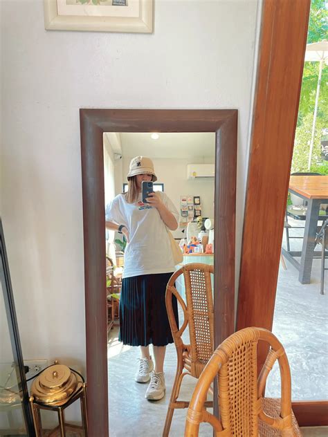 Outfit Idea แต่งตัวง่ายๆ ชิลล์ๆ ไปเที่ยวคาเฟ่ใกล้บ้านดีฟ่า 🫶📸 แกลเลอรีที่โพสต์โดย Aorzaii Lemon8