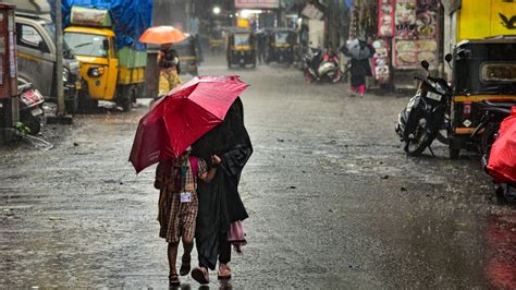 Weather Forecast লম্বা উইকএন্ডের ছুটি ভেস্তে দেবে নিম্নচাপ আগামী ৪