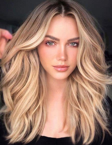 Honey Blonde Highlights Ideas Sandy Blonde With Honey