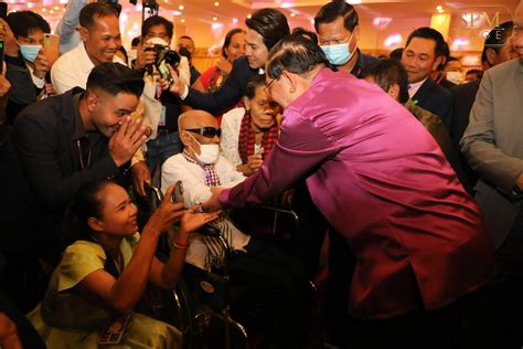 សម្ដេចតេជោ ហ៊ុន សែន អំពាវនាវដល់សិល្បករ សិល្បការិនីទាំងអស់ចូលរួមនិពន្ធ និងផលិតបទភ្លេង វីដេអូ