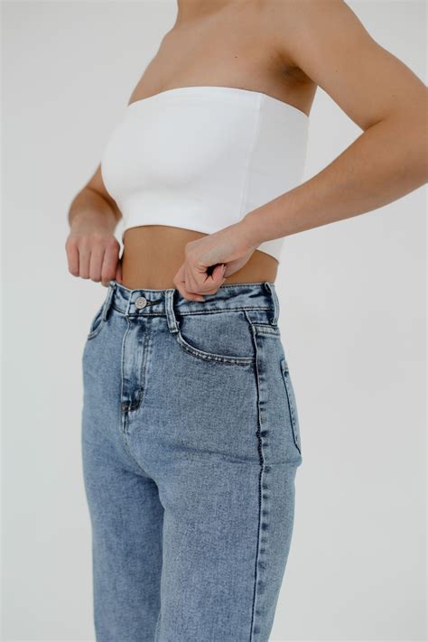 Джинсы Женский светло голубой белый слим Деним размер 46 Молния Пуговицы Высокая Карманы