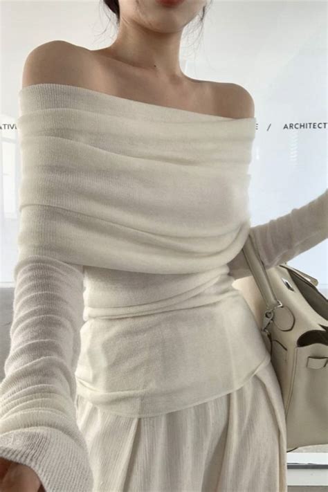 핑크프릴 이비아 오프숄더 긴팔 롱슬리브 니트 스웨터