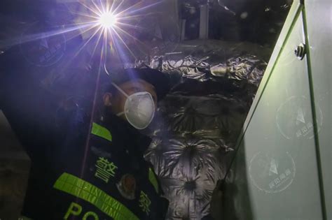 南通边检站靠前服务 保障全球最大级集装箱船试航 视觉南通