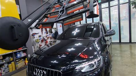 아우디 Q7 앞유리교체 전면유리교환이후에 바로 차량의 주행이나 운전등이 가능할수 있도록 열처리 경화건조를 하는 영상입니다 이 처리를 통해 앞유리처짐 들뜸등의 방지합니다