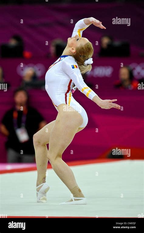 Sandra Izbasa Hi Res Stock Photography And Images Alamy