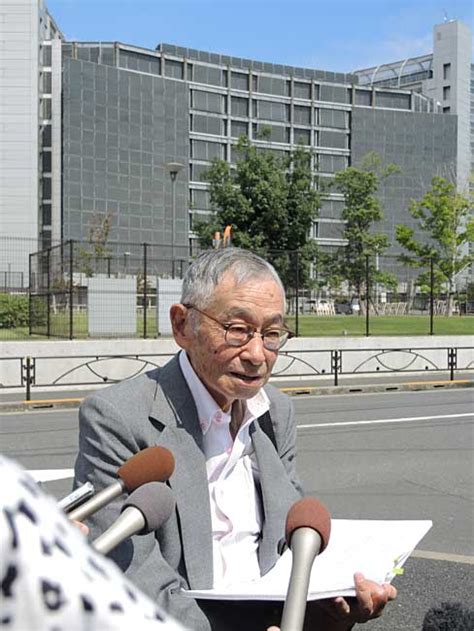 オウム真理教元幹部中川智正死刑囚との接見後、記：金正男氏殺害事件 写真特集：時事ドットコム