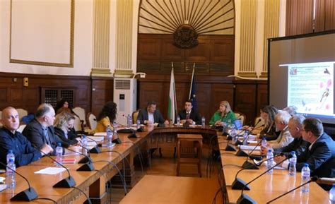 Координационен съвет обсъди мерки за засилване на надзора срещу болестта високопатогенна