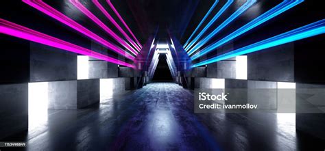 네온 불빛 그래픽 빛나는 보라색 블루 활기찬 가상 공상 과학 Fi 미래 터널 스튜디오 무대 건설 차고 연단 우주선 밤 어두운 콘크리트 그런 지 3d 렌더링 0명에 대한 스톡