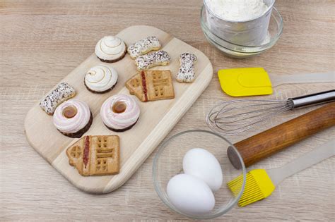 달콤한 사탕은 순수한 과일입니다 건강한 과자는 과일 칩입니다 테티 과자 다양한 과자 위에서 보기 개념에 대한 스톡 사진 및 기타 이미지 Istock