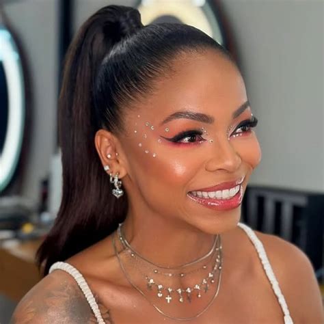 Ana Carolina Goncalves Carol Acgc • Threads Say More