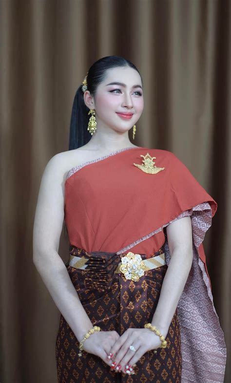 ស្រីនិច សំអាងការ Added A New Photo ស្រីនិច សំអាងការ