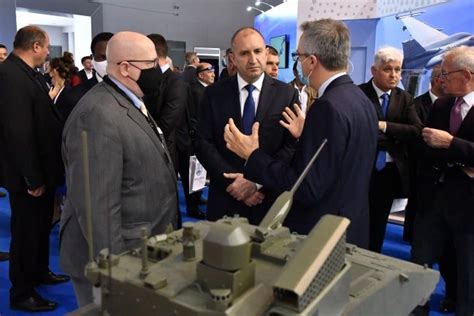 Президентът Държавата да насърчава сътрудничеството между армията и отбранителната ни индустрия